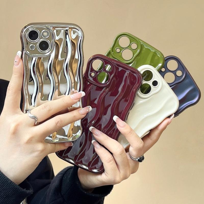 iPhone 15 3D Linear Wavy Case
